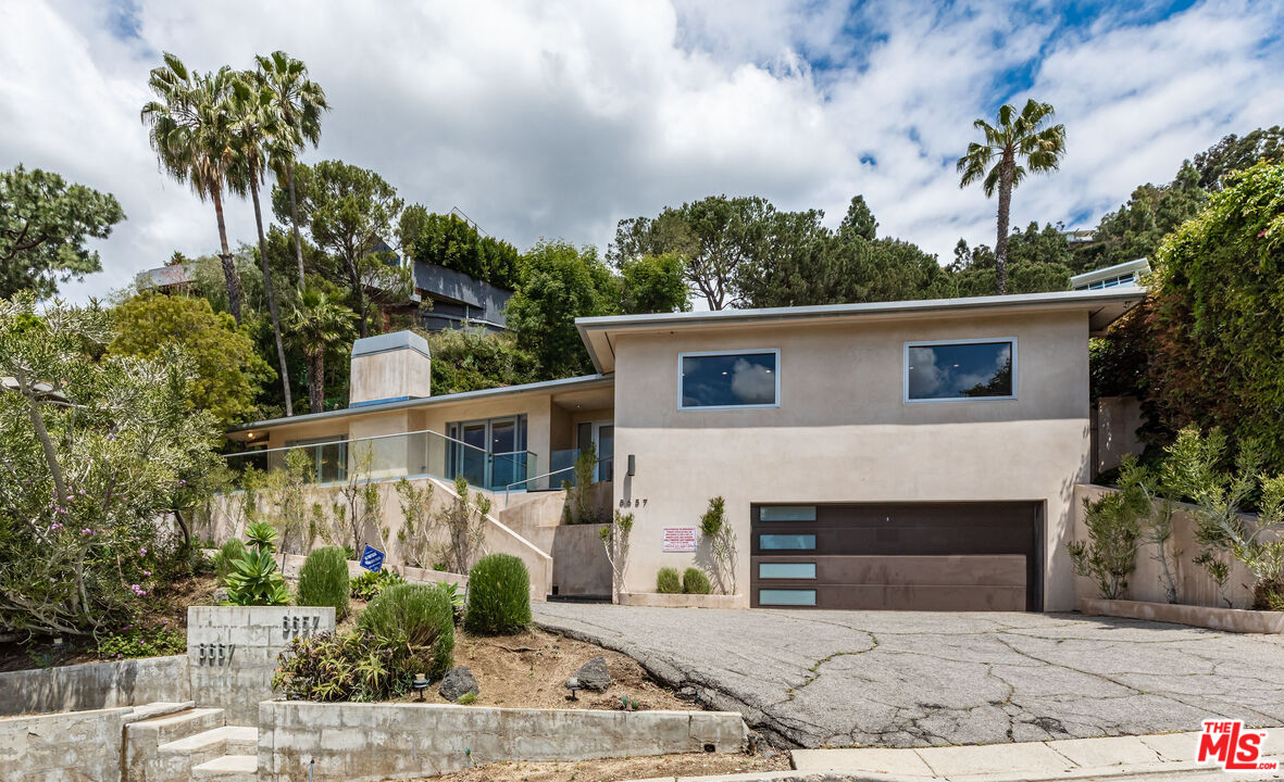 8657 Metz Pl, Los Angeles, CA 90069