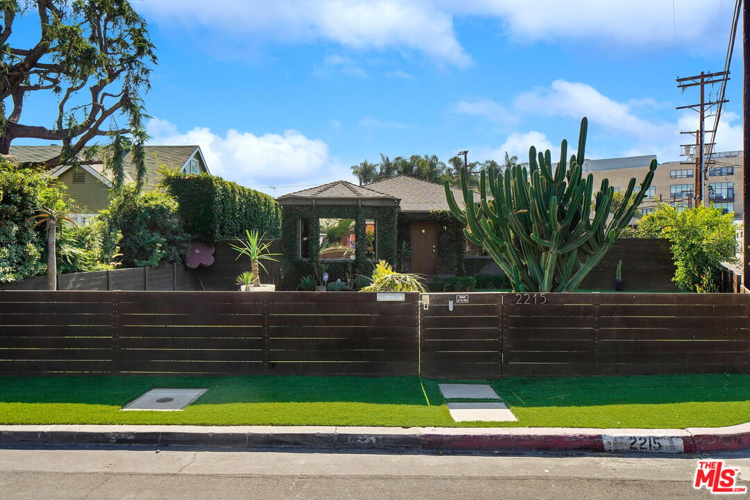 Debbie Weiss | Los Angeles Real Estate Agent