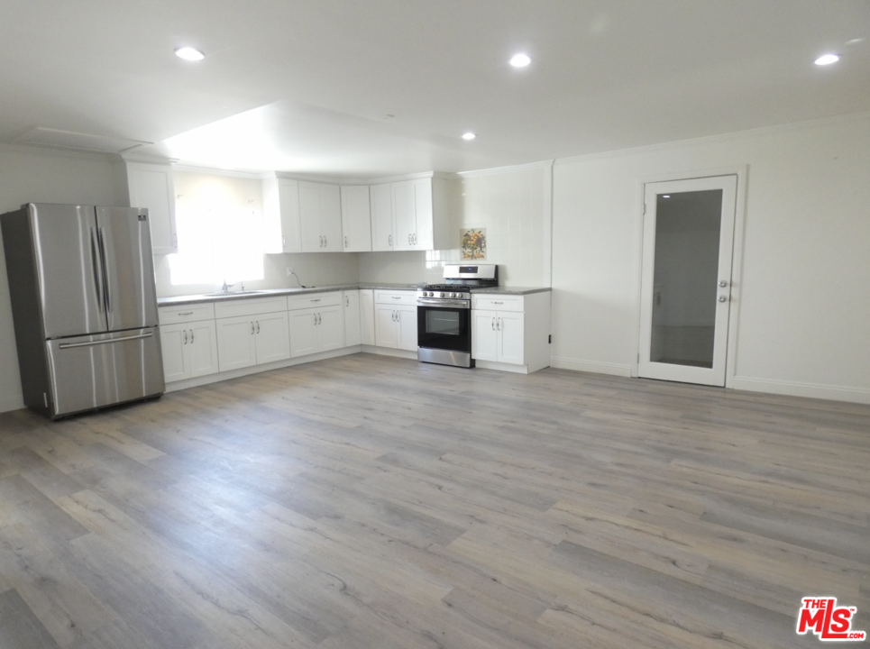 600 N Mariposa Ave, Los Angeles, CA 90004